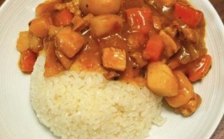土豆咖喱鸡饭怎么做_土豆咖喱鸡饭热量高吗