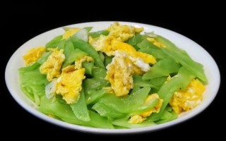 莴苣叶子炒鸡蛋好吃吗_莴苣叶炒蛋做法窍门