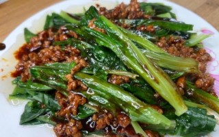 肉炒油麦菜怎么做_油麦菜炒肉要不要焯水