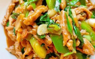 肉丝炒蒜苗怎么做_肉丝炒蒜苗用焯水吗