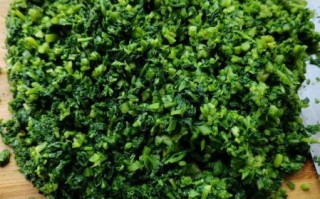 野生水芹菜包子怎么做_水芹菜包子馅怎么调