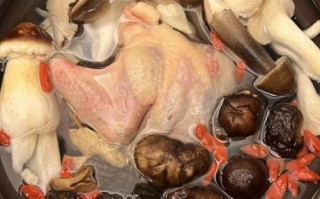 菌菇鸽子汤的做法大全_如何炖出奶白浓汤