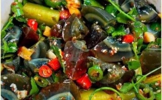 青椒皮蛋怎么做_皮蛋凉拌青椒的做法