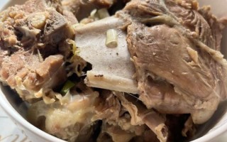 烩羊肉的家常做法窍门_怎样炖才不膻