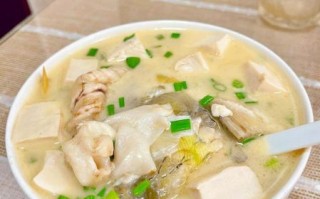 鲤鱼豆腐汤怎么做_鲤鱼豆腐汤的家常做法