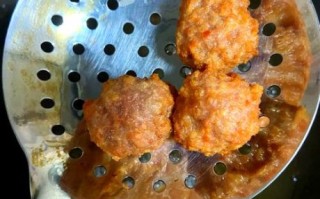 炸肉丸子怎么做_炸肉丸子家常做法步骤