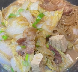 猪肉白菜豆腐炖粉条怎么做_炖多久才入味