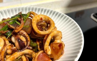 鱿鱼家常做法怎么做好吃_鱿鱼炒多久才嫩