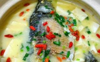 鲫鱼豆腐汤怎么做好吃_鲫鱼豆腐汤的做法窍门