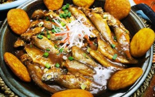 鱼锅饼子图片欣赏_怎么做才地道