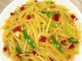 酸辣土豆丝怎么炒好吃窍门_土豆丝脆爽不软塌的秘诀