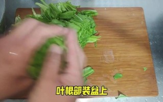 罐头鱼炒油麦菜怎么做_罐头鱼炒油麦菜需要焯水吗