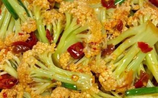 菜花怎么炒好吃_菜花焯水几分钟