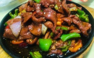 铁板牛肉怎么做_铁板牛肉腌制秘诀