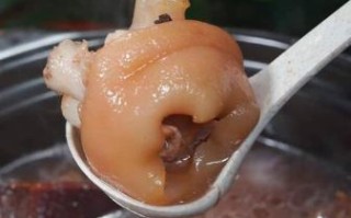 猪蹄膀和猪肘子的区别_哪个更适合炖汤 猪蹄膀和猪肘子的区别_哪个更适合炖汤