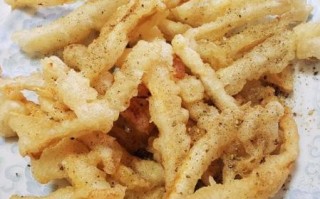 椒盐鸡腿菇怎么做_椒盐鸡腿菇热量高吗