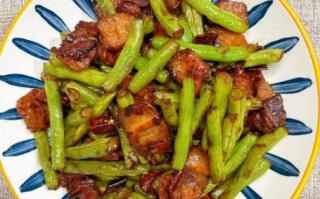 豇豆角炒肉怎么做_豇豆角炒肉先焯水还是先炒肉