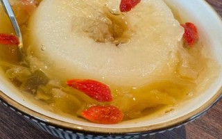 冰糖雪梨银耳的功效与作用_适合什么人喝