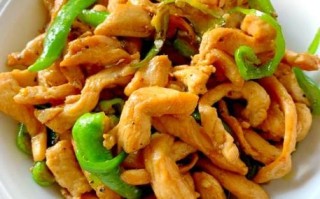 爆炒鸡胸肉怎么做好吃_爆炒鸡胸肉热量高吗