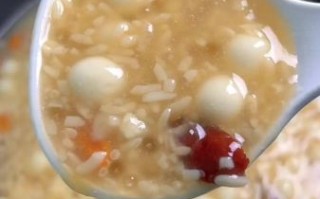 醪糟煮汤圆怎么做_醪糟汤圆要不要先煮汤圆