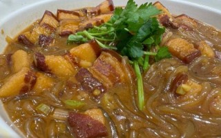 猪肉炖粉条怎么做_东北家常做法