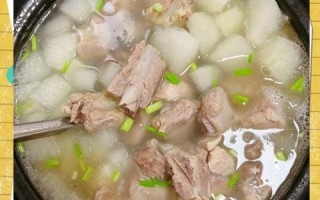 家常炖排骨汤的做法_排骨汤怎么炖才白