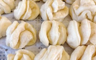发面花卷的做法视频_发面花卷怎么做好吃