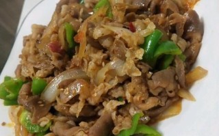 葱爆羊肉卷怎么做_葱爆羊肉卷用哪个部位