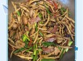 茶树菇炒肉丝怎么做_茶树菇炒肉丝用焯水吗
