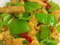 青椒炒鸡胸肉怎么做_鸡胸肉怎么炒才嫩