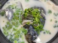 黑鱼头炖汤怎么做好吃_黑鱼头汤去腥技巧