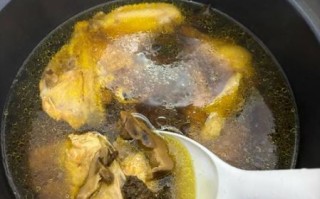 鸡汤怎么炖好喝不油腻_炖鸡汤去油技巧