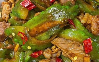 苦瓜炒牛肉怎么做不苦_苦瓜炒牛肉嫩滑窍门