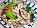 香菇油菜怎么做好吃_香菇油菜焯水还是直接炒