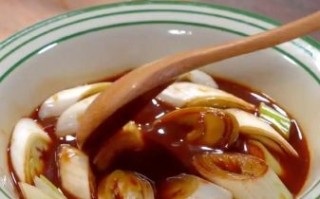 小葱烧豆腐怎么做_小葱烧豆腐热量高吗