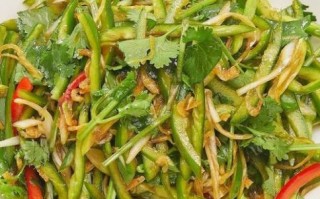 东北凉拌老虎菜怎么做_老虎菜正宗做法