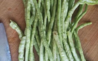 蒸豇豆角怎么蒸才翠绿_蒸豇豆角需要焯水吗