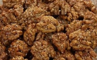 糖炒核桃仁怎么做_糖炒核桃仁要不要焯水