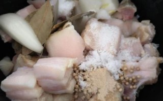 烀猪肉怎么做才软烂_烀猪肉需要焯水吗