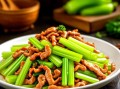 西芹炒肉丝怎么做_西芹炒肉丝用焯水吗