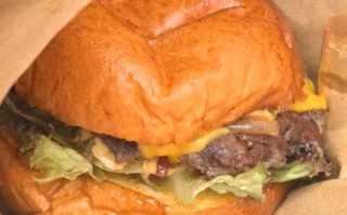 牛肉汉堡用什么肉_牛肉汉堡怎么做才多汁