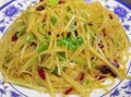 醋溜土豆丝儿怎么做_土豆丝怎么炒才脆