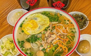 鸡肉米线怎么做_鸡肉米线汤底怎么熬