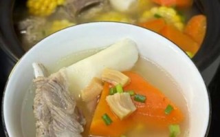 胡萝卜排骨汤的做法_家常怎么炖才奶白