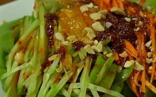 凉皮怎么和面又软又筋_凉皮柔软筋道秘诀