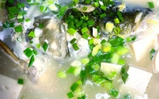 水煮鱼头豆腐汤怎么做_鱼头豆腐汤去腥技巧