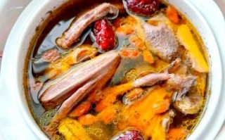 鸽子汤怎么炖最补气血_鸽子汤适合什么人喝