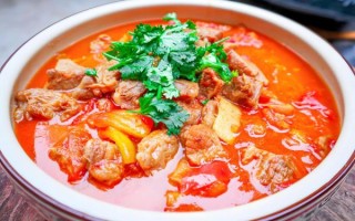 家常西红柿牛肉汤怎么做_西红柿牛肉汤怎么炖才好吃