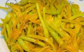 炒黄花菜怎么做好吃_黄花菜焯水几分钟