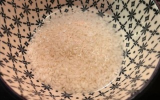 微波炉煮米饭要多长时间_微波炉煮米饭水米比例